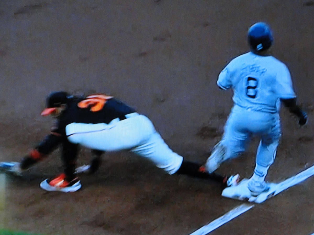 The First Baseman’s Stretch……. | Garlicfriesandbaseball's Blog